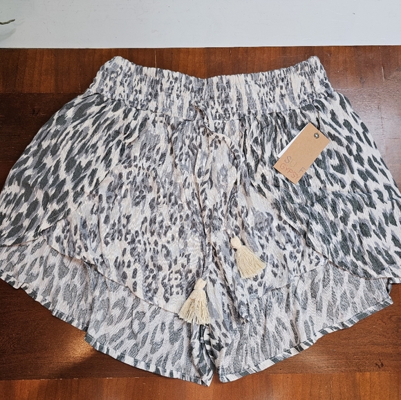 Surf Gypsy | Shorts | Surf Gypsy Shorts In Gray Animal Print New | Poshmark